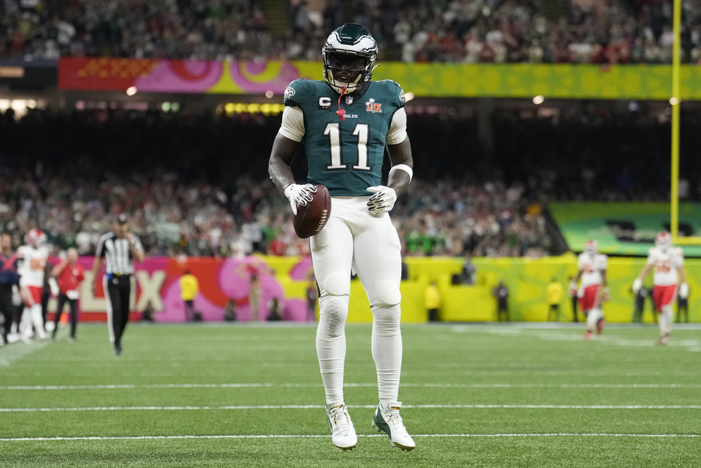 A.J. Brown Injury Update: Will Eagles WR Play on TNF vs. Cowboys?